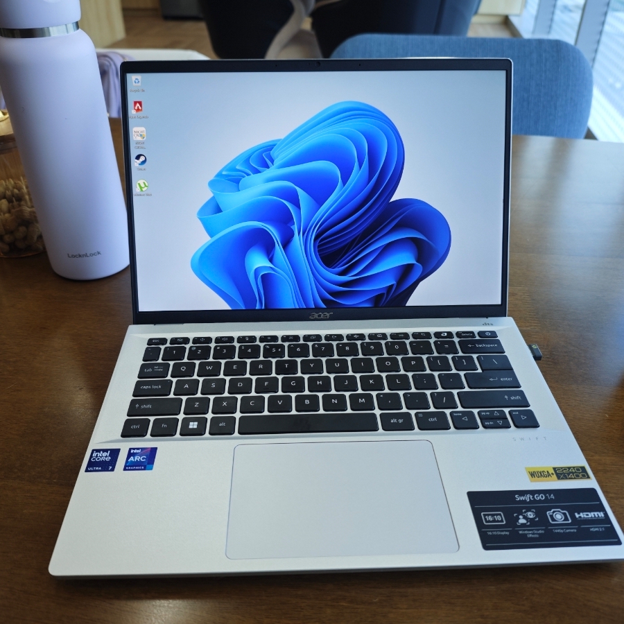 Acer Swift GO Core Ultra 7 155H | Toco Iklan Baris