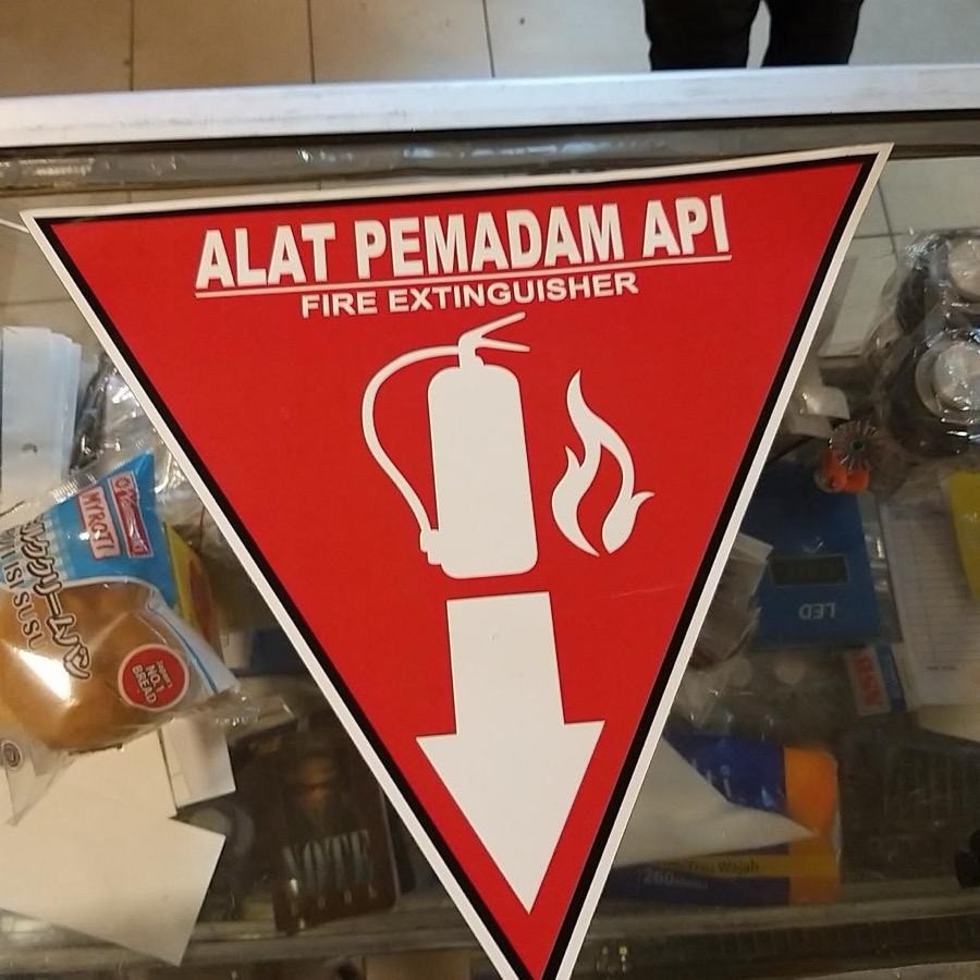 Jual Stiker sticker Segitiga APAR alat pemadam safety 35 x 3