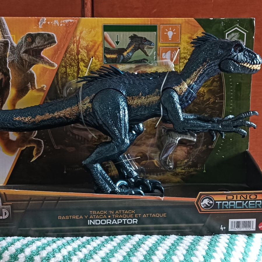 Jual Mainan Jurassic World dino trackers Indoraptor Mattel.