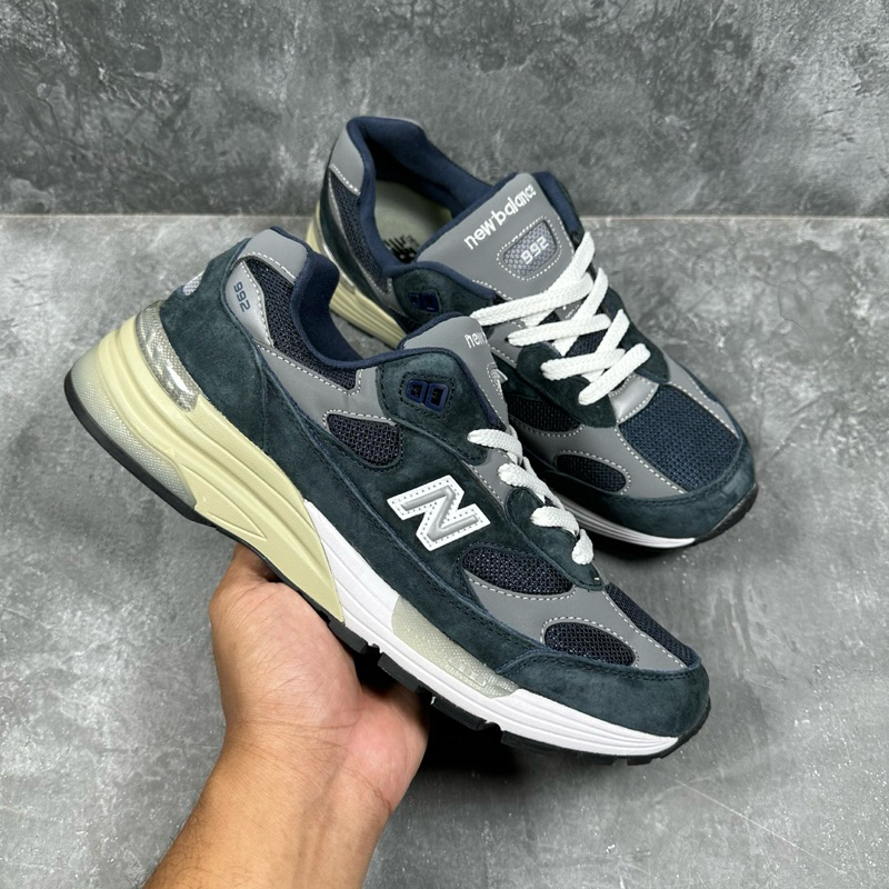 Jual New Balance 992 Made In USA Navy Grey dengan Harga Terb